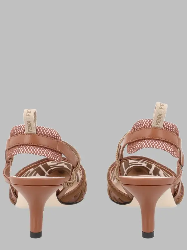 Fendi Slingback "colibrì Lite" Con Tacco Medio - Beige