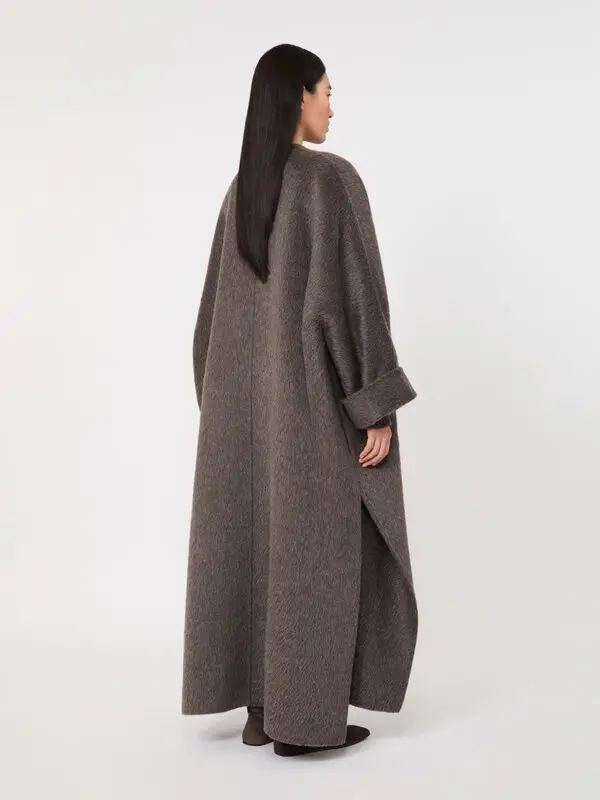 Max Mara Oversized Coat In Camel And Mohair - Mud