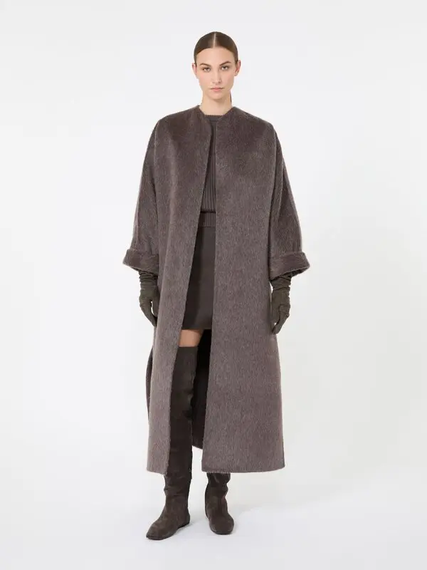 Max Mara Oversized Coat In Camel And Mohair - Mud