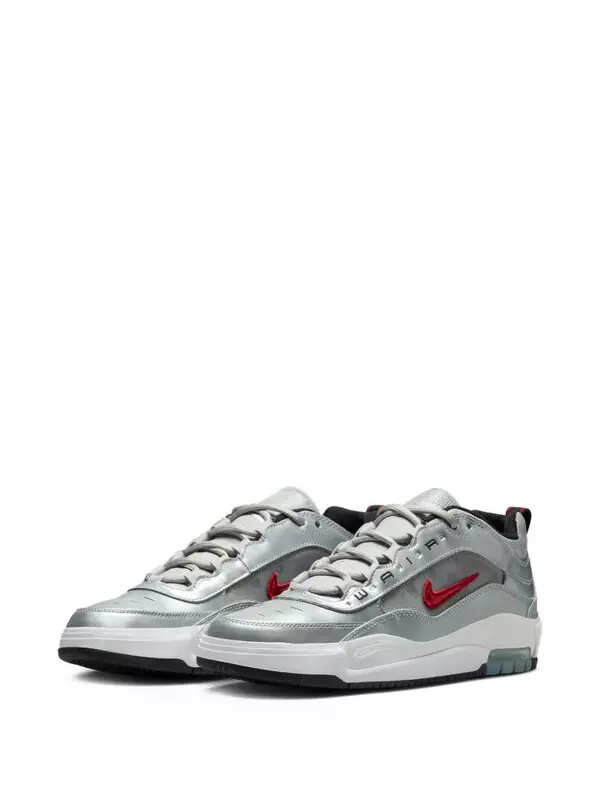Nike Air Max Ishod Wair Sneakers