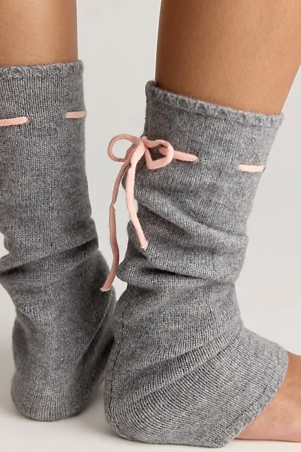 HIGH HEEL JUNGLE Jenna Cozy Bow Leg Warmers - Grey