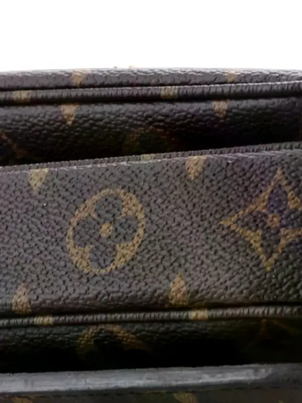 LOUIS VUITTON Pochette Metis Monogram Canvas East West Crossbody Bag