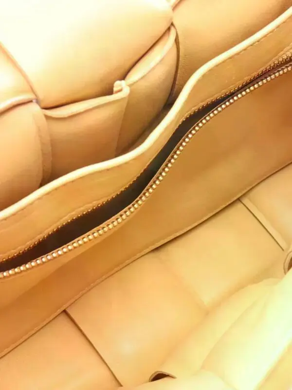 Bottega Veneta 2012-2026 Nappa Intrecciato Padded Chain Cassette Satchel - Neutrals