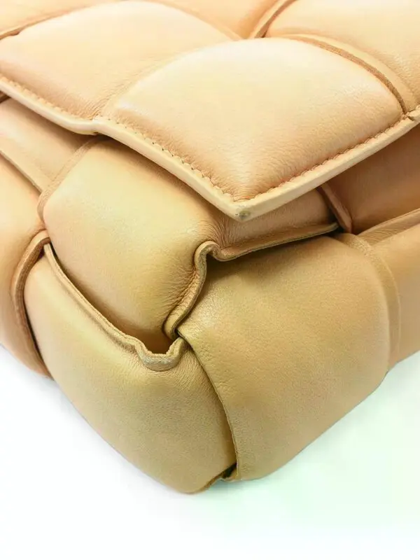 Bottega Veneta 2010s Chain Cassette Shoulder Bag - Neutrals