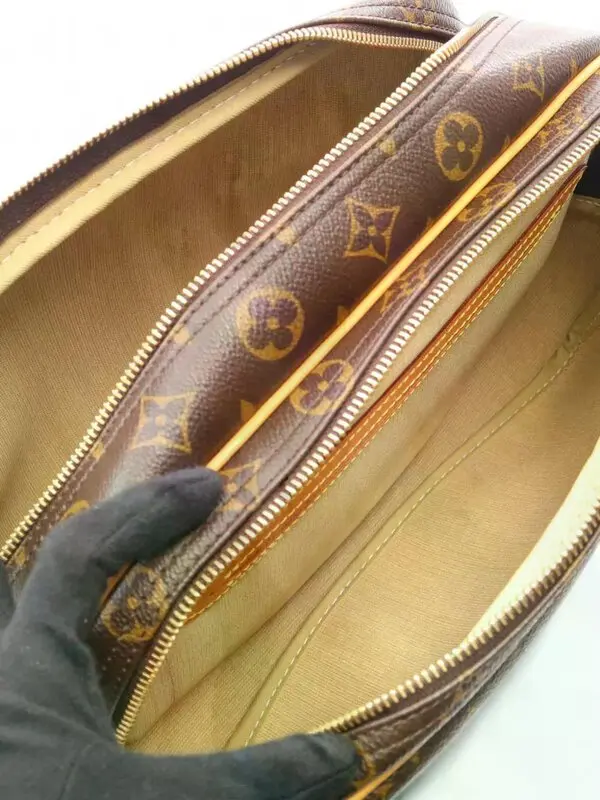 LOUIS VUITTON 2002 Reporter Pm Monogram Shoulder Bag
