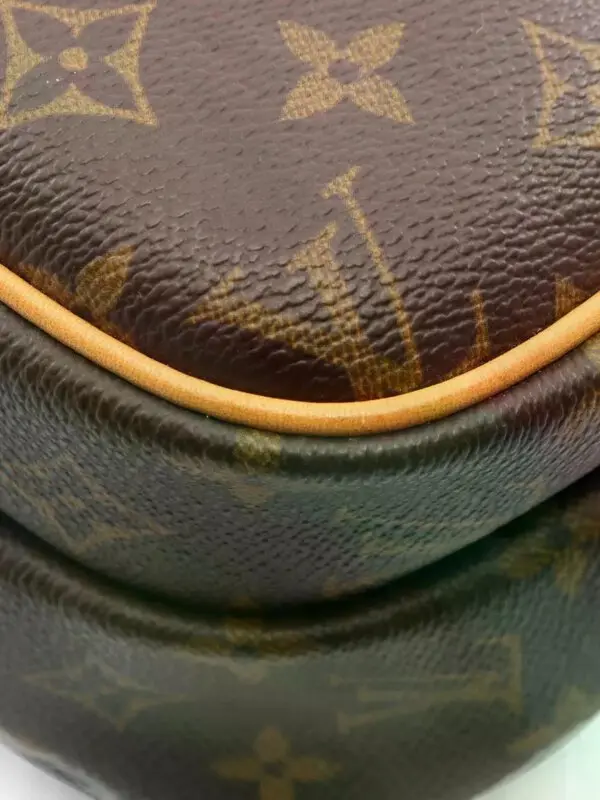 LOUIS VUITTON 2002 Reporter Pm Monogram Shoulder Bag