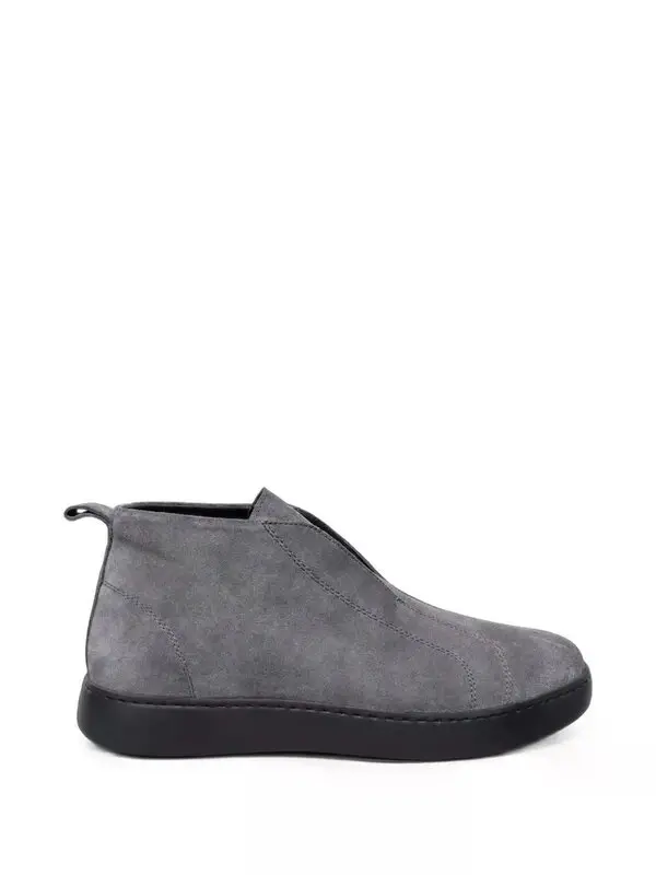POCHE PARIS Suede Slip-on Loafers