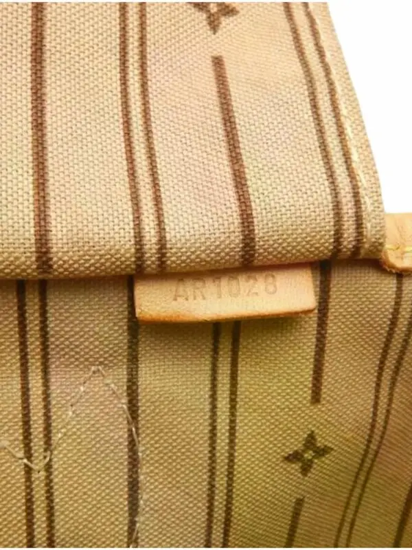 LOUIS VUITTON 2008 Monogram Neverfull Mm Tote Bag - Brown
