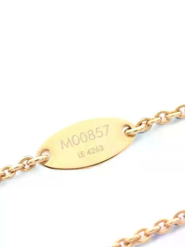 LOUIS VUITTON 2023 Essential V Necklace - Gold