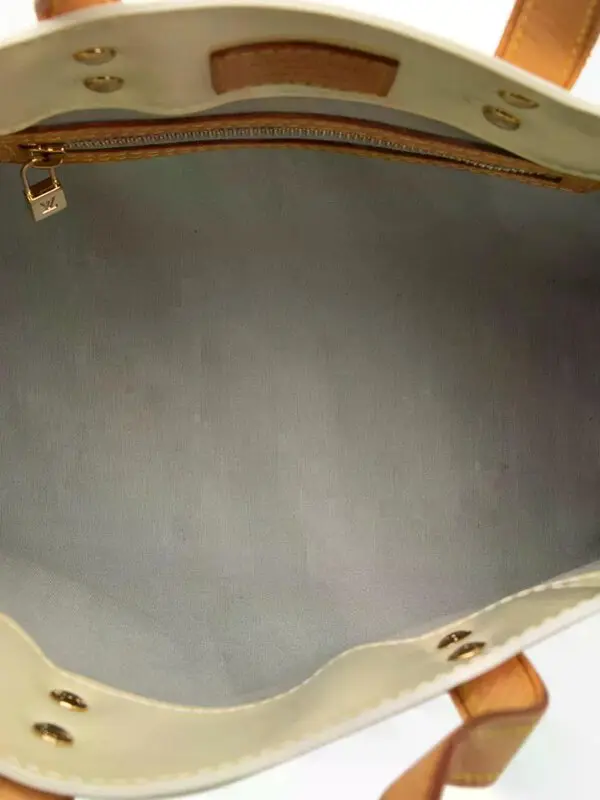 LOUIS VUITTON 2005 Monogram Vernis Reade Pm Handbag - White