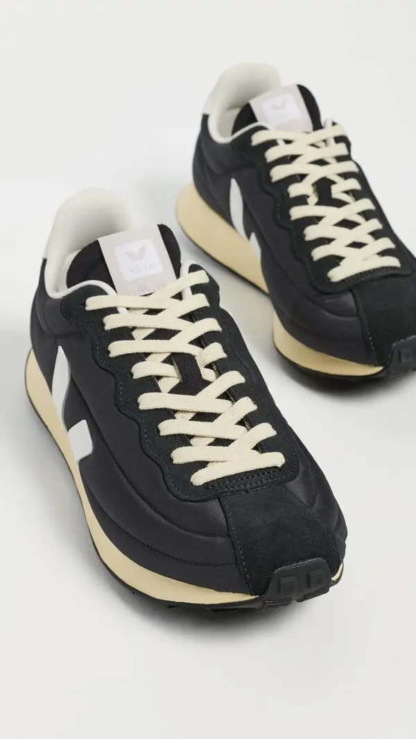VEJA Belem Sneakers - Black/white