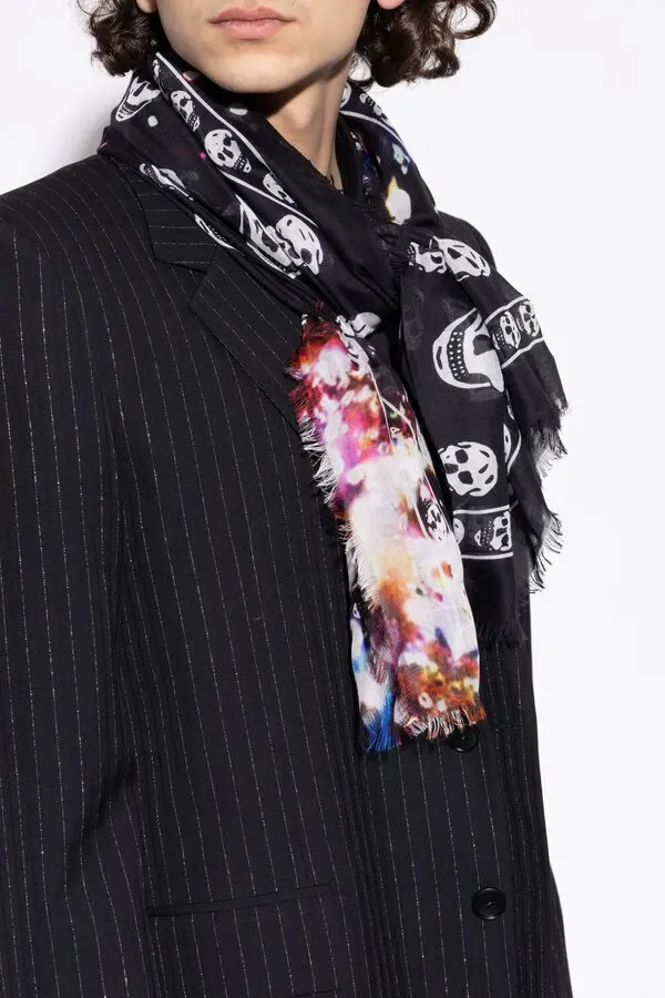 Alexander McQueen Scarf With A Distinctive Skull Motif