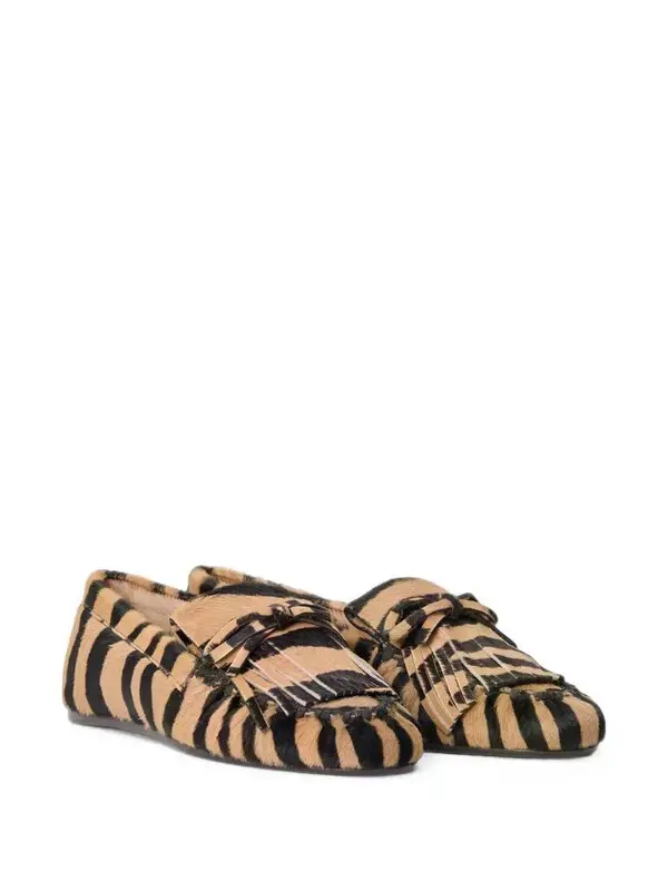 STUART WEITZMAN Britt Fringe Loafers - Brown