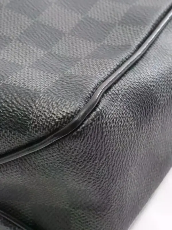 LOUIS VUITTON 2014 Gm District Messenger Bag
