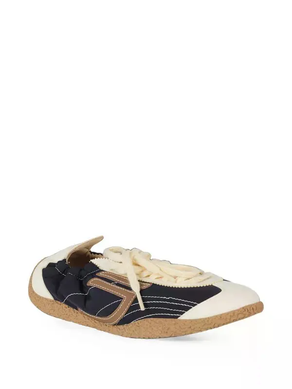 PURAAI 9.01 Corsa Round-toe Low-top Sneakers