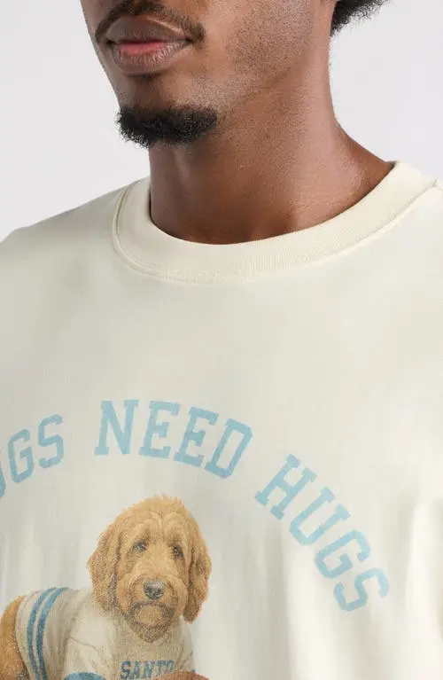 SANTO STUDIO Thugs Need Hugs Football Graphic T-shirt