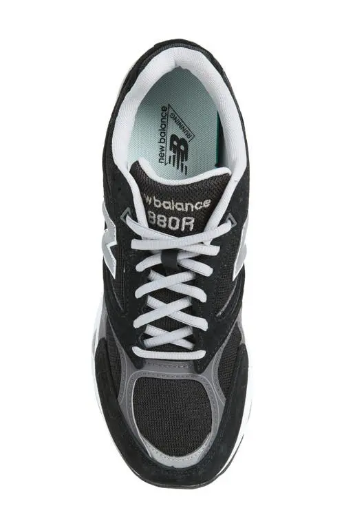 NEW BALANCE Gender Inclusive 880r Running Shoe
