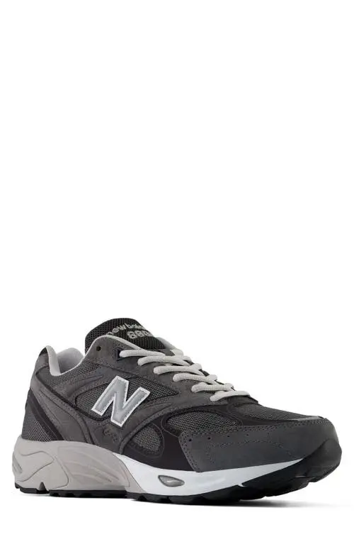 NEW BALANCE Gender Inclusive 880r Running Shoe - Magnet/black