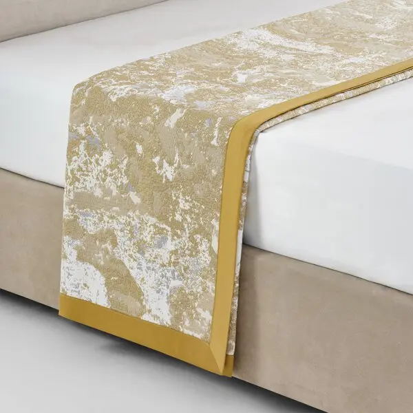 CELSO DE LEMOS Waltz Egyptian Cotton Blend Duvet Cover, Queen - Miel