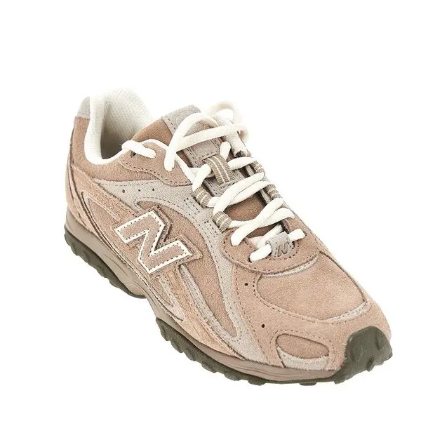NEW BALANCE 204l Sneakers - Brown