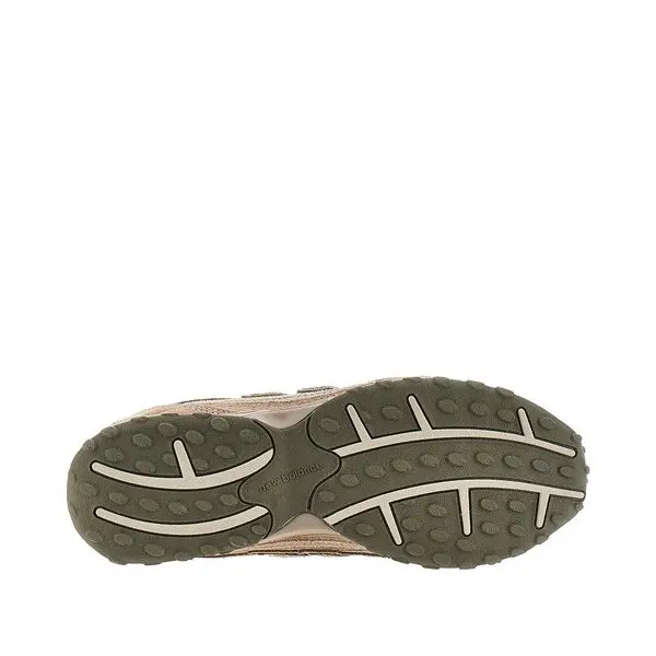 NEW BALANCE 204l Sneakers - Brown