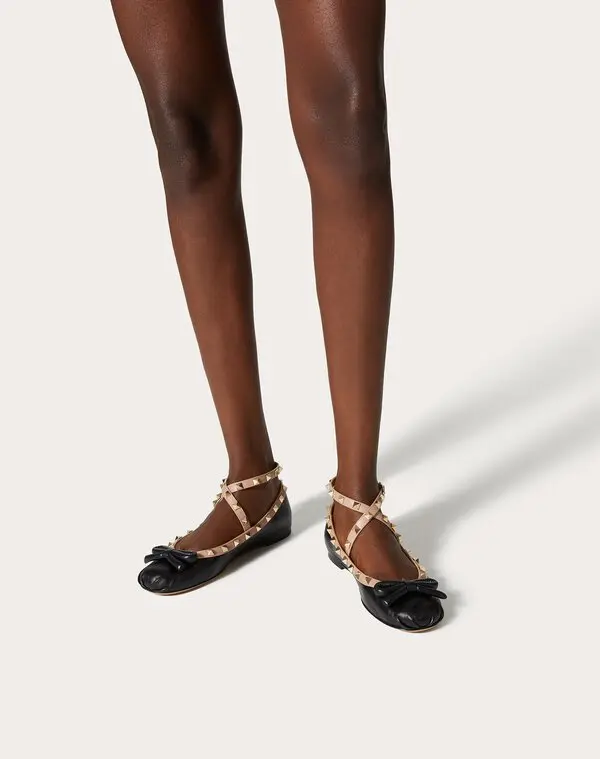 Valentino Garavani Round-toe Flat Shoes