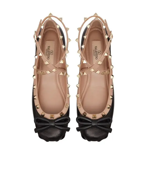Valentino Garavani Round-toe Flat Shoes