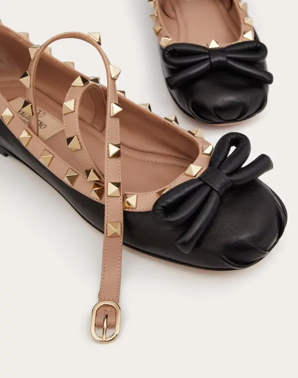 Valentino Garavani Round-toe Flat Shoes