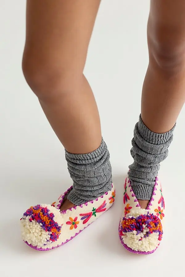 GIVE A PON Confetti Pom Slippers - Yiayia