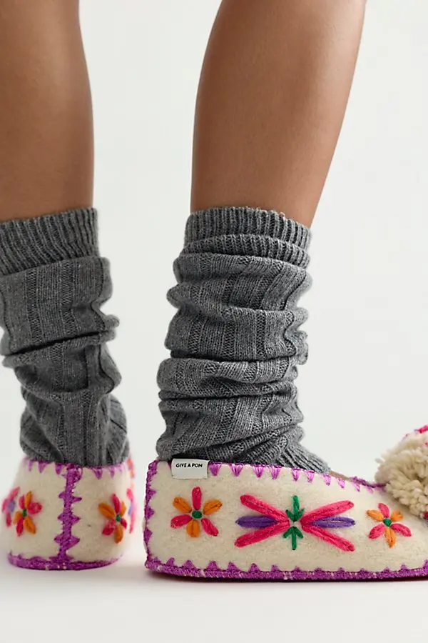 GIVE A PON Confetti Pom Slippers - Yiayia