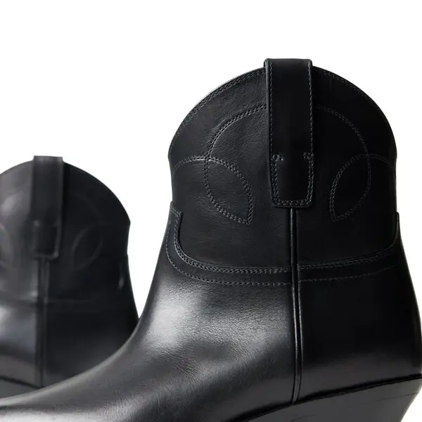 Ralph Lauren Jayme 45 Mm Burnished Calfskin Bootie - Black