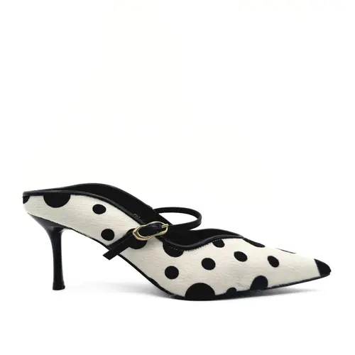 AMIE RAFA Nicky Pony Hair Pumps - White
