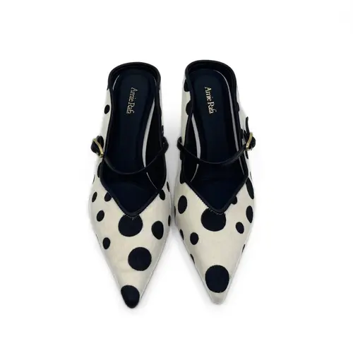 AMIE RAFA Nicky Pony Hair Pumps - White