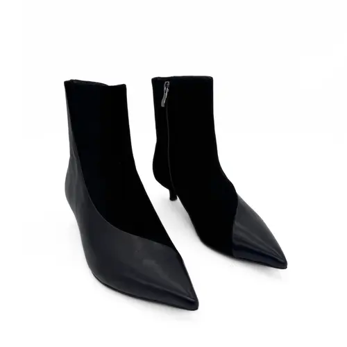 AMIE RAFA Helena Two-tone Booties - Black