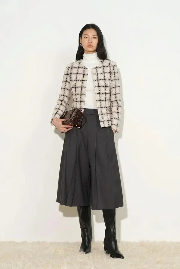 Fabrique Charlotte Plaid Cropped Jacket In Bouclé Tweed