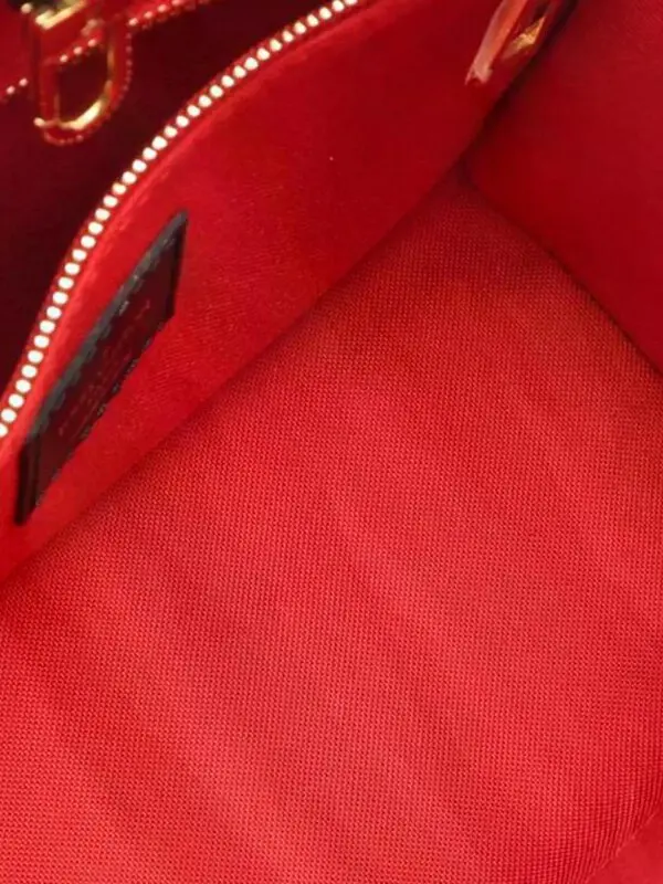 LOUIS VUITTON 2021-2026 Monogram Reverse Giant Onthego Pm Satchel