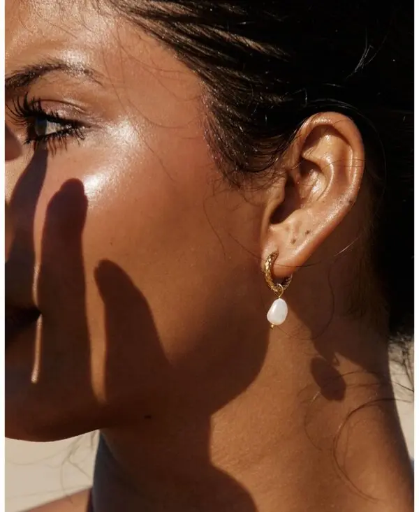 ATOLEA Hammered Pearl Hoop Earrings - Gold