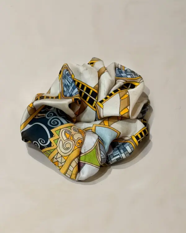 GRAND TOUR LAKE COMO Scrunchie