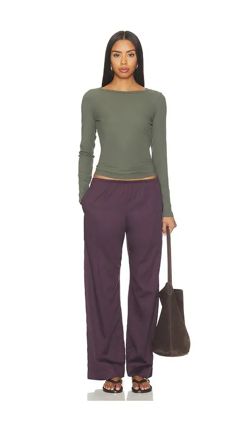 Vuori Longsleeve Pose Subtle Scoop Top In Olive
