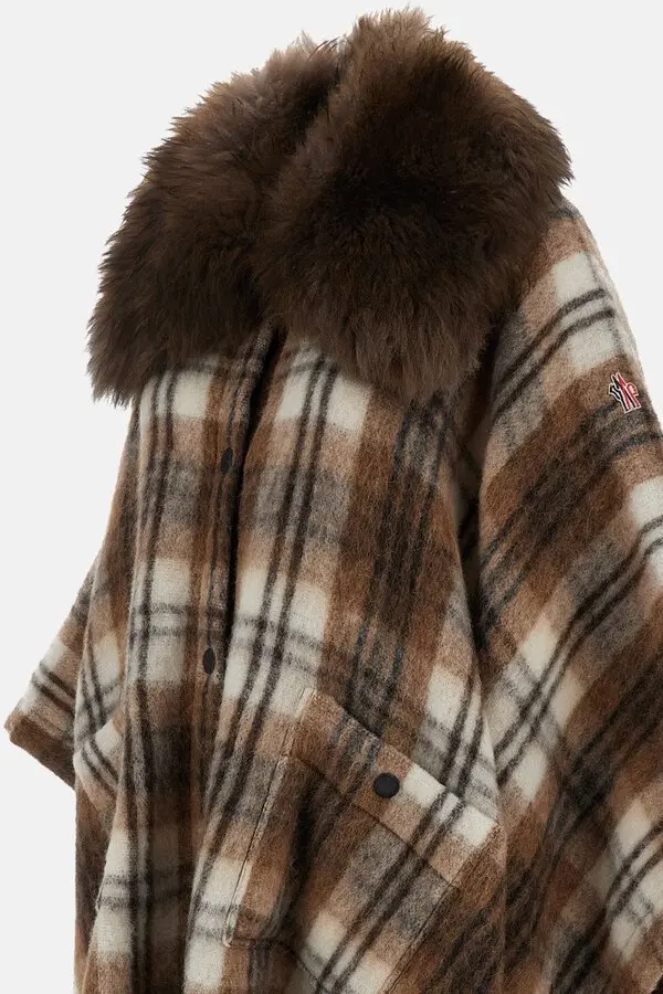 Moncler Cappa A Quadri Con Ecopelliccia - Brown