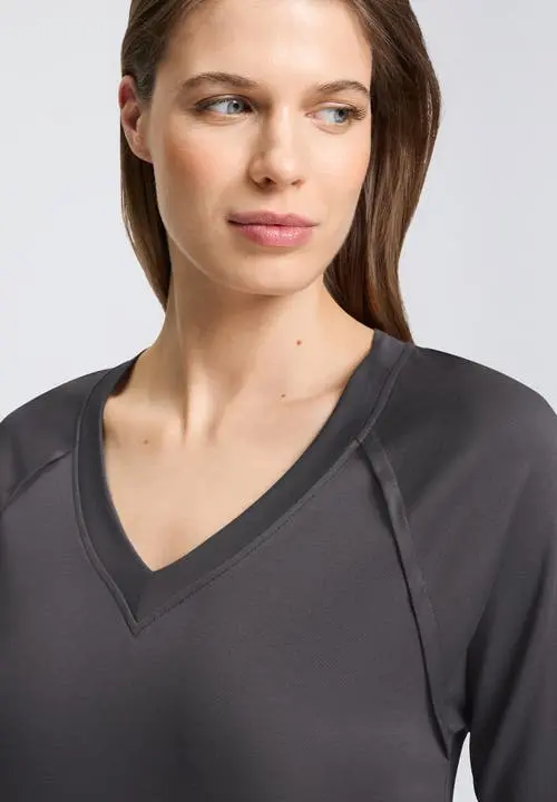 Hanro Pure Essence V-neck Cotton Nightgown