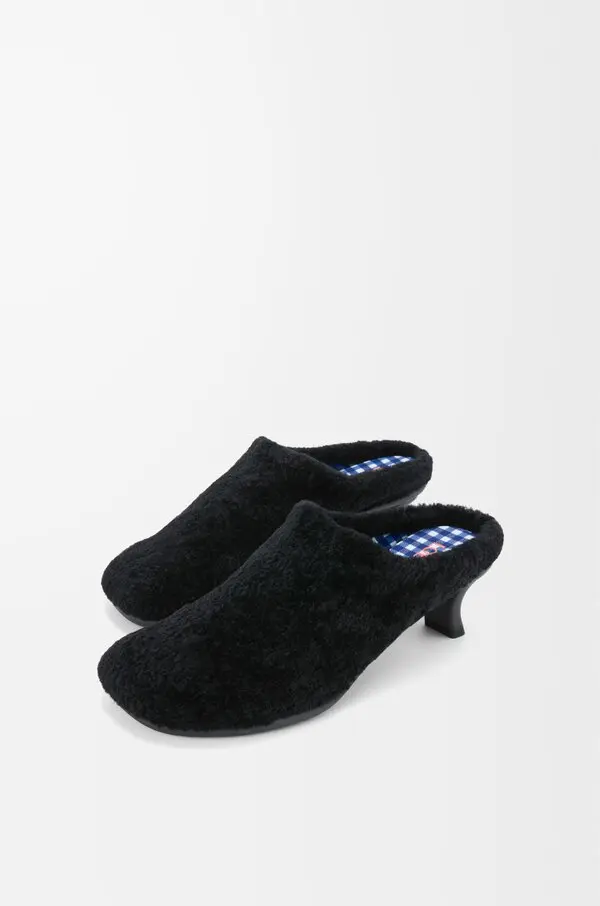 Loewe Dive Mule In Shearling - Black