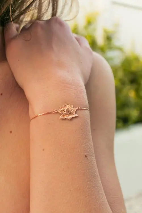 SEVEN SAINTS Awakened Lotus Adjustable Bracelet In White Rhodium - Silver
