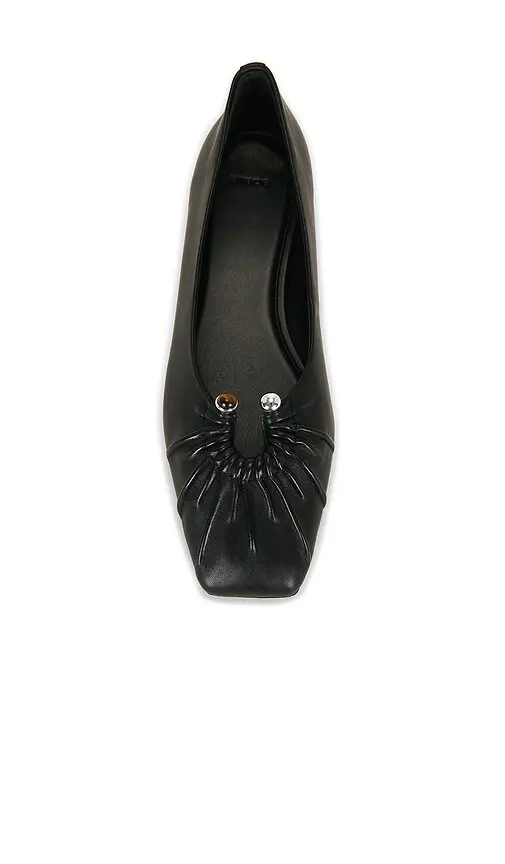 Vince Dany Flat