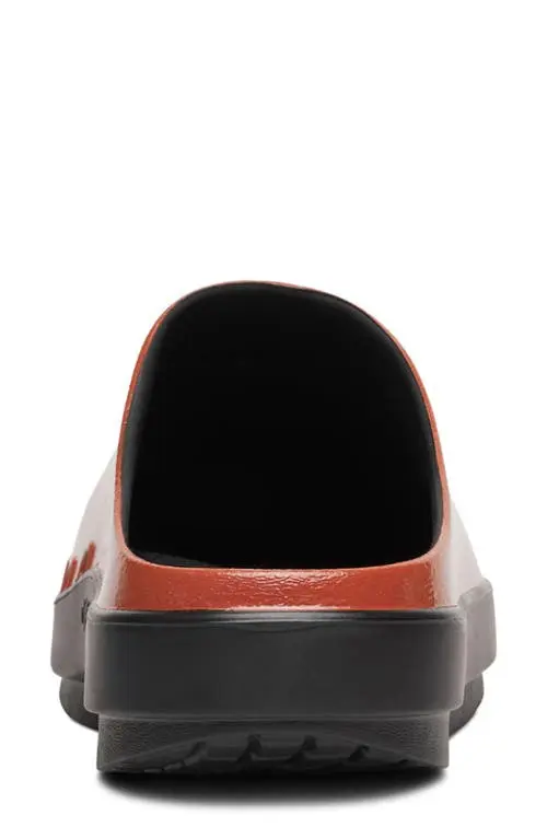 OOFOS Oocloog Luxe Clog - Copper