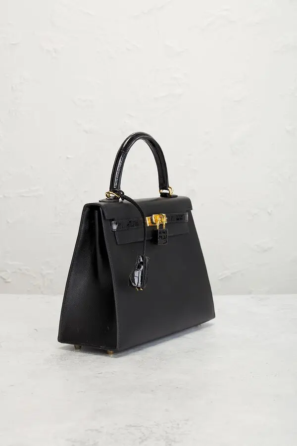 Hermès Madame & Shiny Niloticus Crocodile Kelly Touch 25 Sellier Handbag In Black - Noir