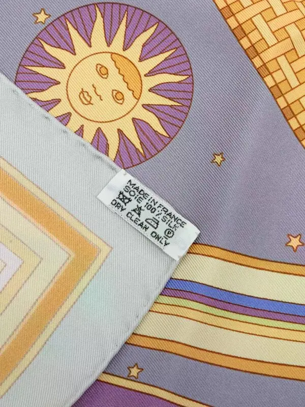 Hermès 2000-2020 Donner La Main Silk Scarf 90 Scarves
