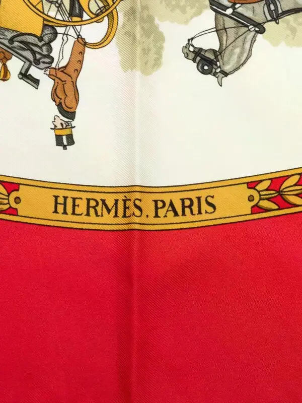Hermès 20th Century La Promenade De Longchamps Silk Scarf 90 Scarves - Red