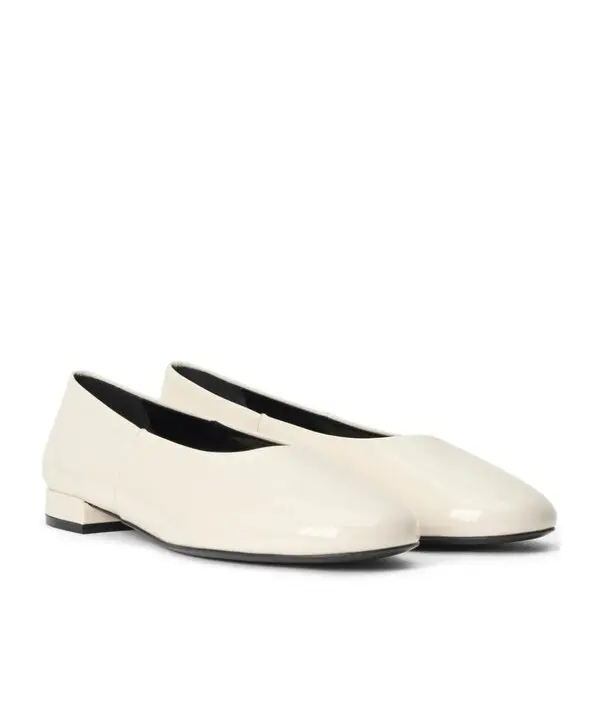 STUART WEITZMAN Lenny Flat