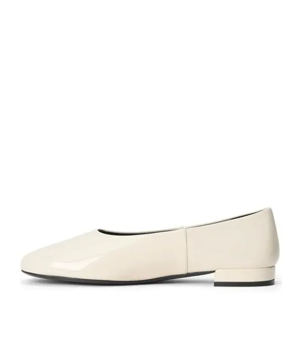 STUART WEITZMAN Lenny Flat